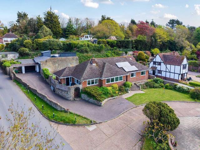 4 bedroom detached bungalow for sale
