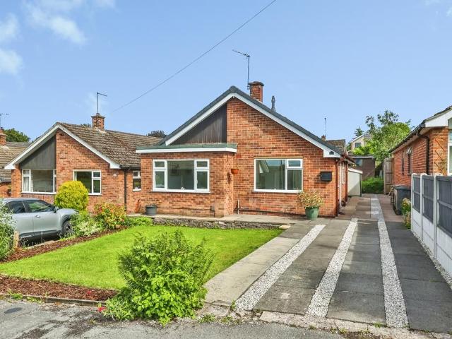4 bedroom detached bungalow for sale