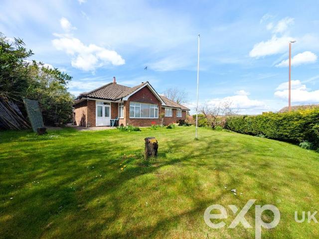 4 bedroom detached bungalow for sale