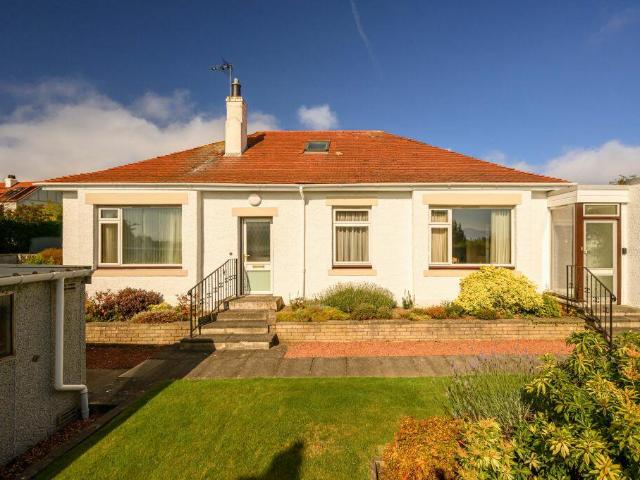 4 bedroom detached bungalow for sale in 14 Drum Brae South, Edinburgh, EH12 8SL, EH12