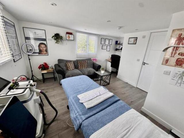 4 bedroom detached bungalow for sale in Cheney Manor Road, Swindon, SN2