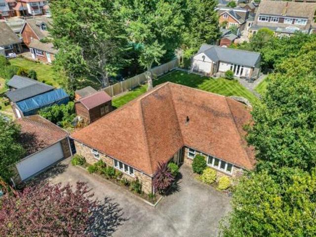4 Bedroom Detached Bungalow For Sale In Cliffe Woods