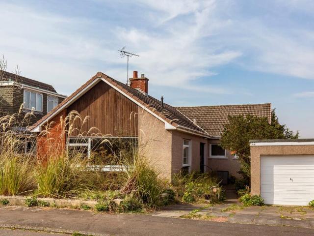 4 bedroom detached bungalow for sale in Cramond Gardens, Edinburgh, EH4