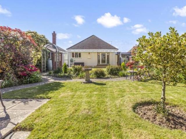 4 bedroom detached bungalow for sale in Angus Road, Goring By Sea, Worthing, BN12
