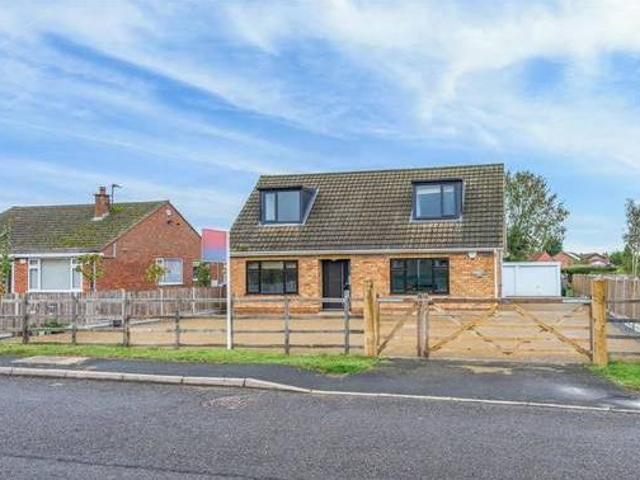 4 bedroom detached bungalow for sale in Accommodation Road Horncastle LN9