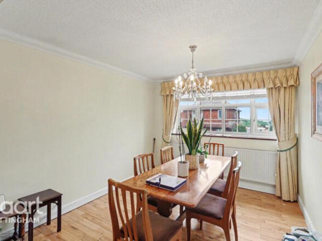 4 bedroom detached bungalow for sale in Barnet Road, Bakersfield, NG3