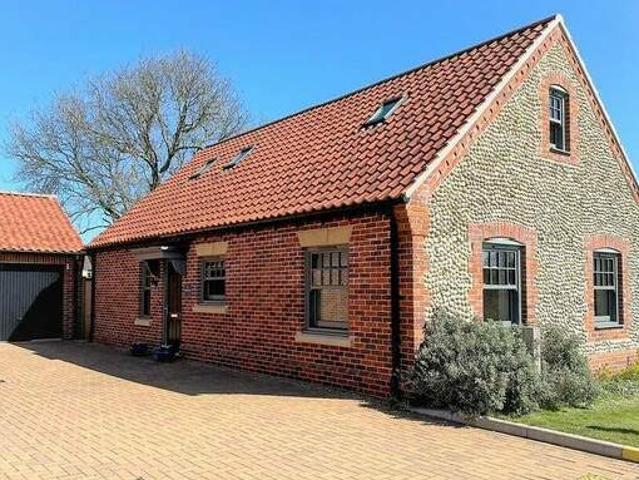 4 bedroom detached bungalow for sale in Beck Close Mundesley NR11