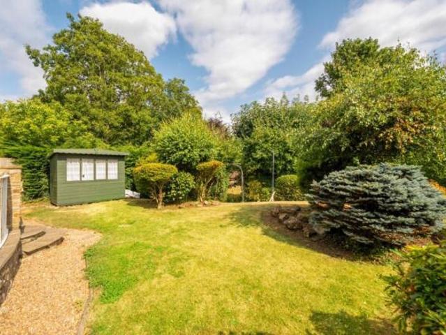 4 bedroom detached bungalow for sale in Beck Lane, Collingham, Wetherby, LS22