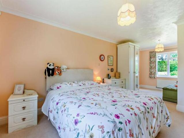 4 bedroom detached bungalow for sale in Broomfield Road, Kingswood, Maidstone, ME17