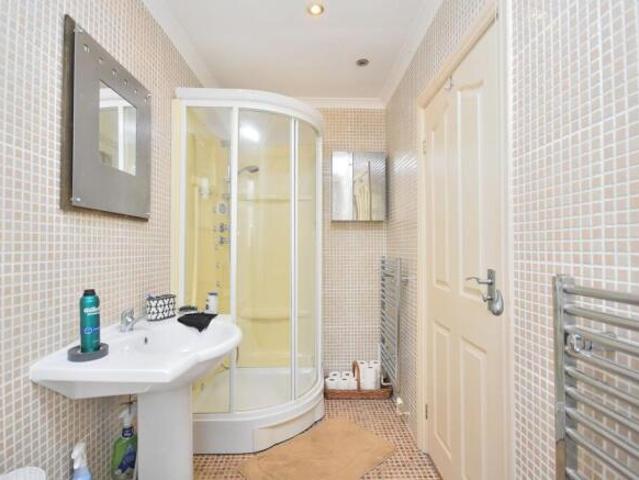4 bedroom detached bungalow for sale in Glenville, Northampton, NN3