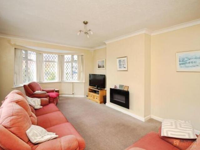 4 bedroom detached bungalow for sale in Eastmere Road, Wigston, LE18