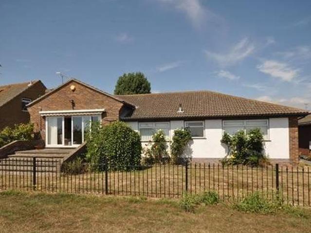 4 bedroom detached bungalow for sale in EASTON WAY FRINTONONSEA CO13