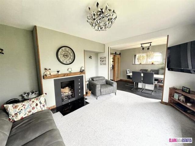 4 bedroom detached bungalow for sale in Four Views, Clyst St. Mary, EX5