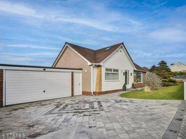4 bedroom detached bungalow for sale in Ffordd Aber Rhuddlan LL18