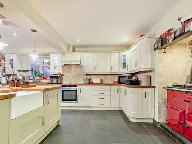4 Bedroom Detached Bungalow For Sale In Kilgetty