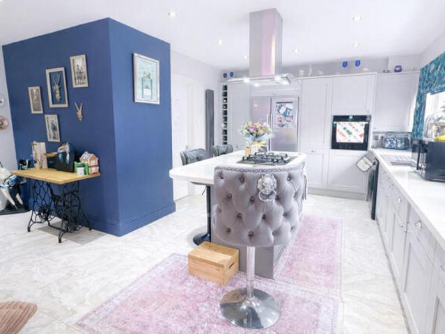 4 bedroom detached bungalow for sale in Howeth Road, Bournemouth, BH10