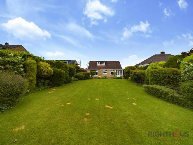 4 bedroom detached bungalow for sale in Highgate Grove, Queensbury, BD13