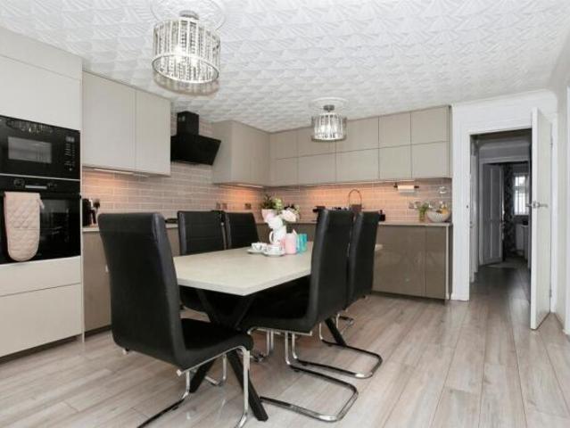 4 bedroom detached bungalow for sale in Lawson Avenue, Peterborough, PE2