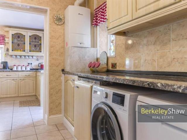 4 bedroom detached bungalow for sale in Litherland Park, Liverpool, L21