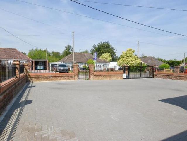 4 bedroom detached bungalow for sale in Springfield Road, Larkfield, ME20