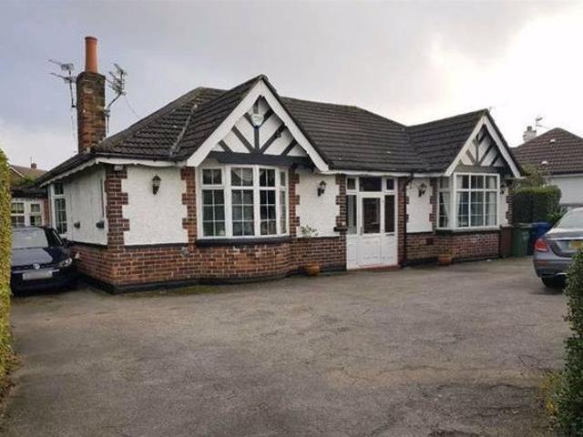 4 bedroom detached bungalow for sale in Styal Road Heald Green SK8