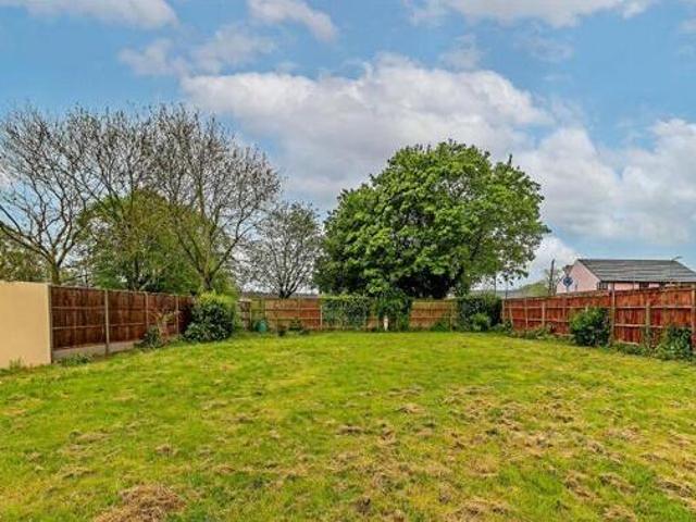 4 Bedroom Detached Bungalow For Sale In Stevenage