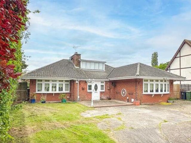 4 Bedroom Detached Bungalow For Sale In Point Clear, St. Osyth