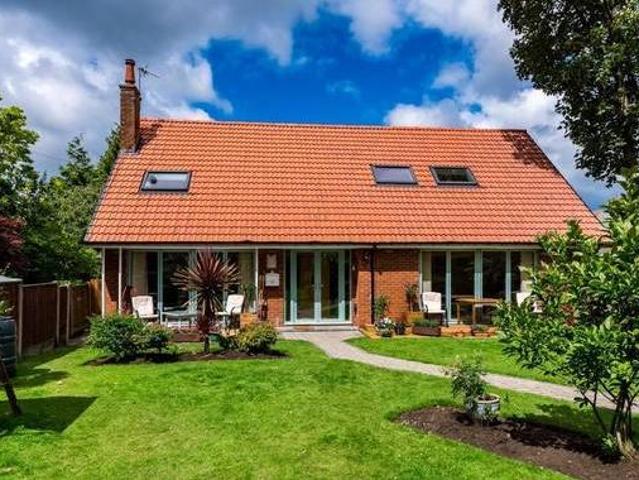 4 bedroom detached bungalow for sale in Park Avenue Eccleston Park L34