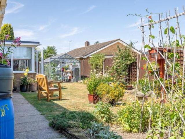 4 bedroom detached bungalow for sale in Parkland Crescent, Norwich, NR6