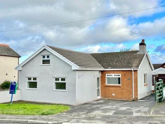 4 Bedroom Detached Bungalow For Sale In Pen y fai, Bridgend Borough