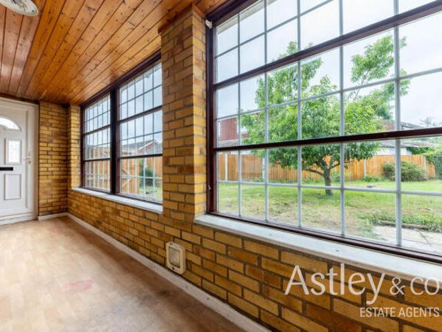 4 bedroom detached bungalow for sale in Raymond Close, Hellesdon, Norwich, NR6