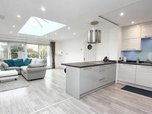 4 Bedroom Detached Bungalow For Sale In Rhoose