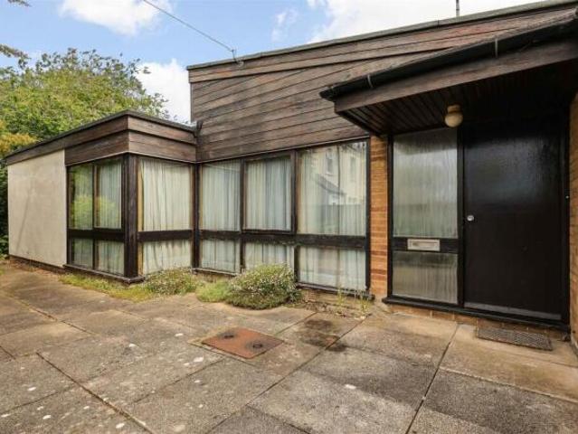 4 bedroom detached bungalow for sale in Richmond Road, Cambridge, CB4