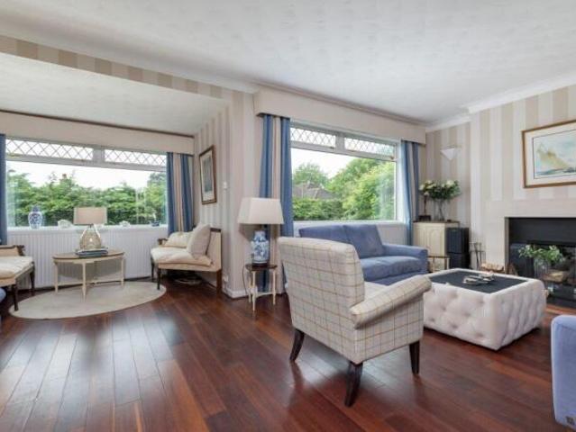 4 bedroom detached bungalow for sale in Woodside Road, Carmunnock, G76