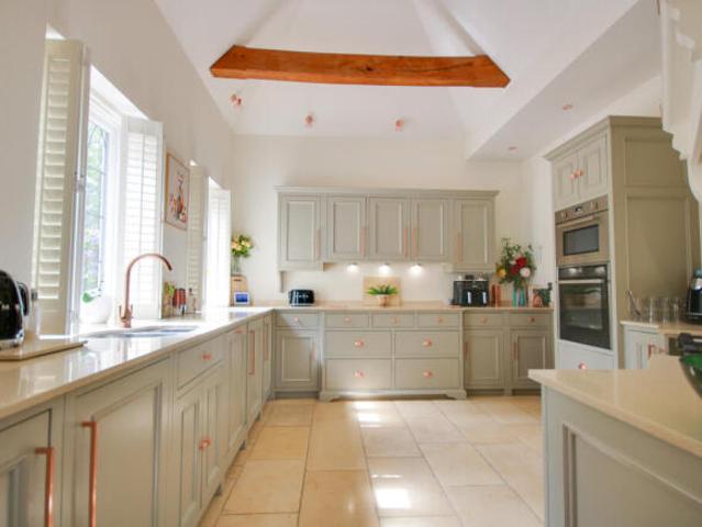 4 bedroom detached bungalow for sale in West End! Abundance Of Charm! Deceptively Spacious!,SO30