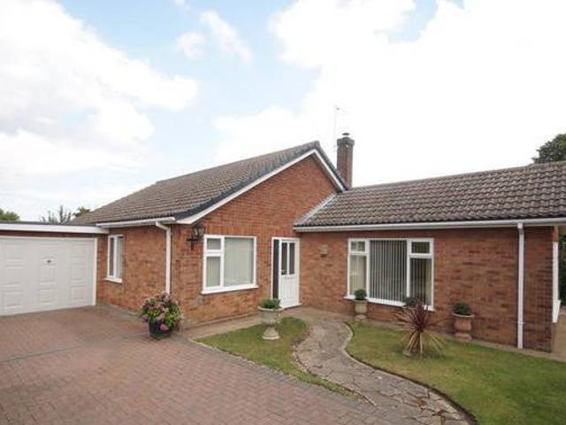 4 bedroom detached bungalow for sale in The Rise Navenby Lincoln LN5
