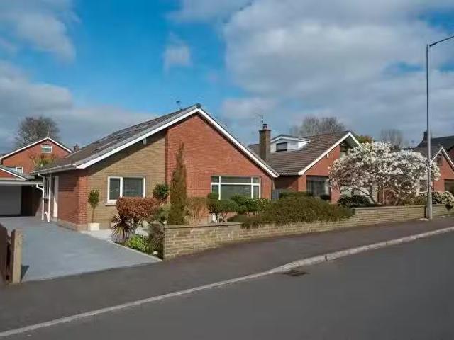 4 Bedroom Detached Bungalow For Sale In Thornleigh Drive, Lisb.