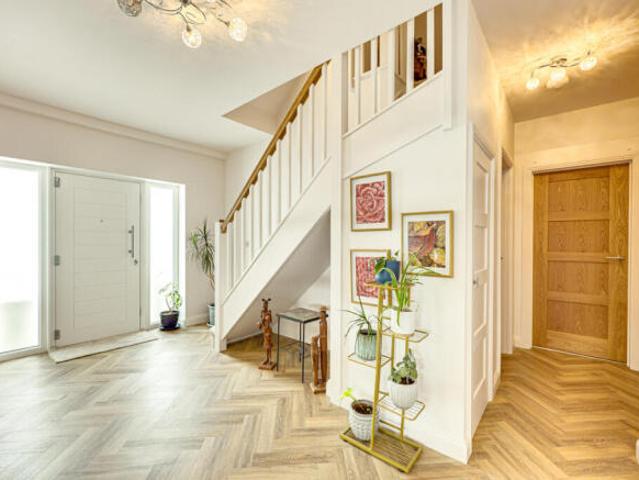 4 bedroom detached bungalow for sale in Thorpe Hall Close, Southend on Sea, SS1