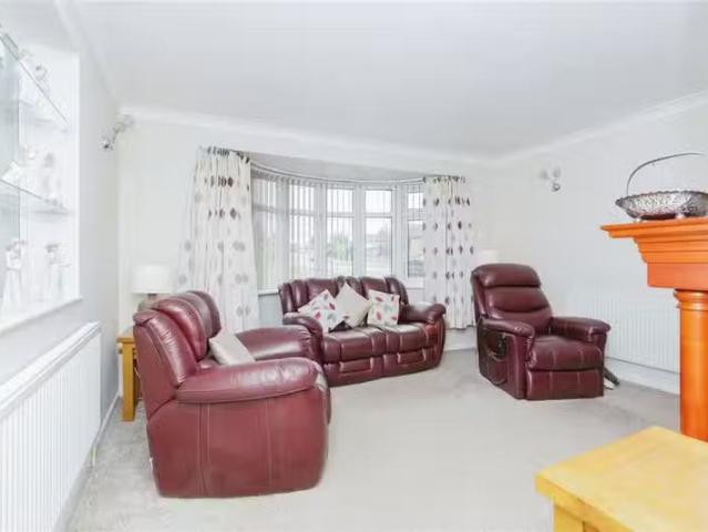 4 bedroom Detached Bungalow for sale, Park Road, Loughborough.