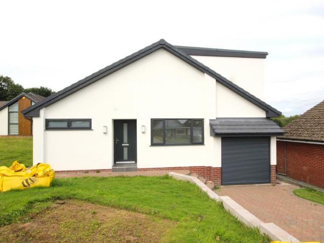 4 bedroom detached bungalow to rent