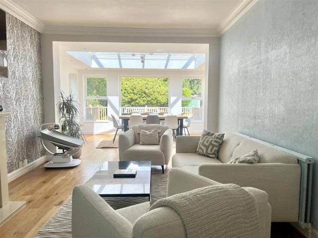 4 bedroom detached bungalow to rent