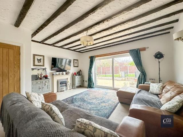 4 bedroom detached bungalow to rent