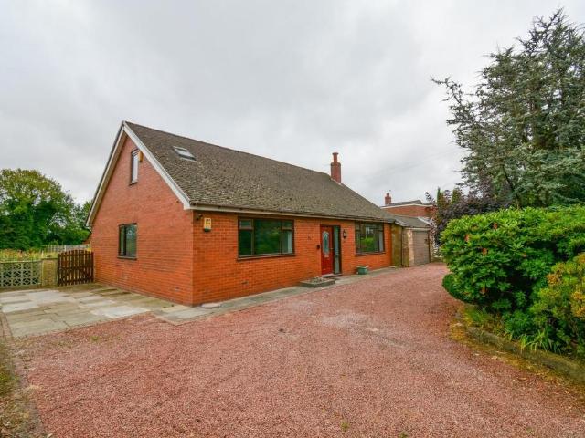 4 bedroom detached bungalow to rent
