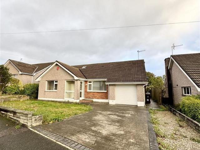 4 bedroom detached bungalow to rent
