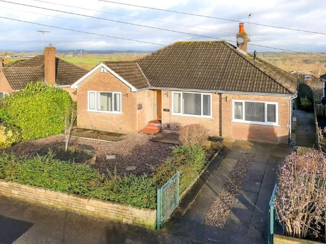 4 bedroom detached bungalow to rent