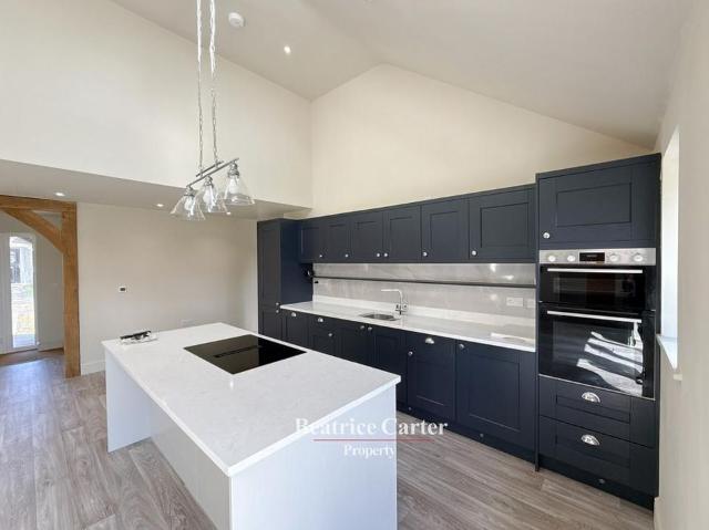4 bedroom detached bungalow to rent