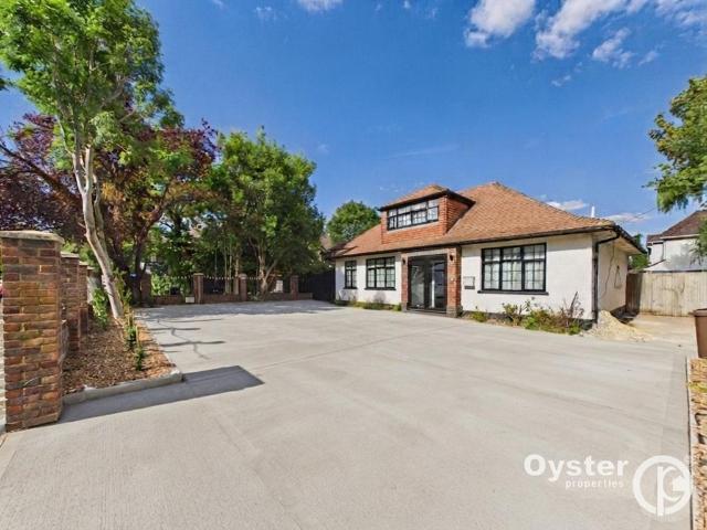 4 bedroom detached bungalow to rent