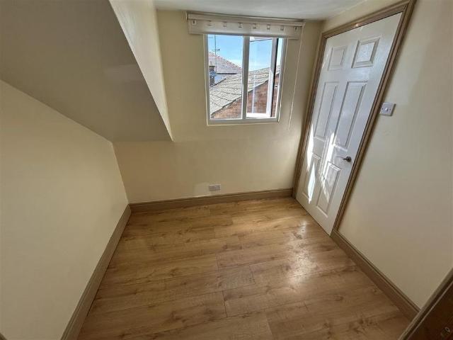 4 bedroom detached bungalow to rent