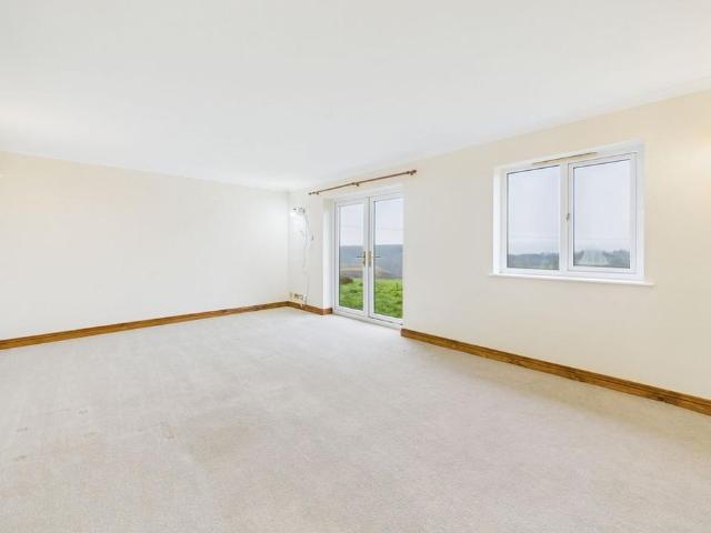 4 bedroom detached bungalow to rent