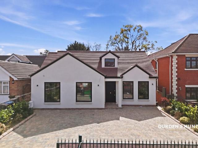 4 bedroom detached bungalow to rent